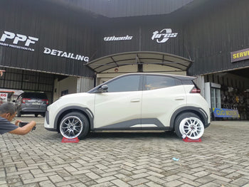 Modifikasi BYD Atto 1 Elegan dengan Wrapping Stiker Two Tone – Meta Autowrap