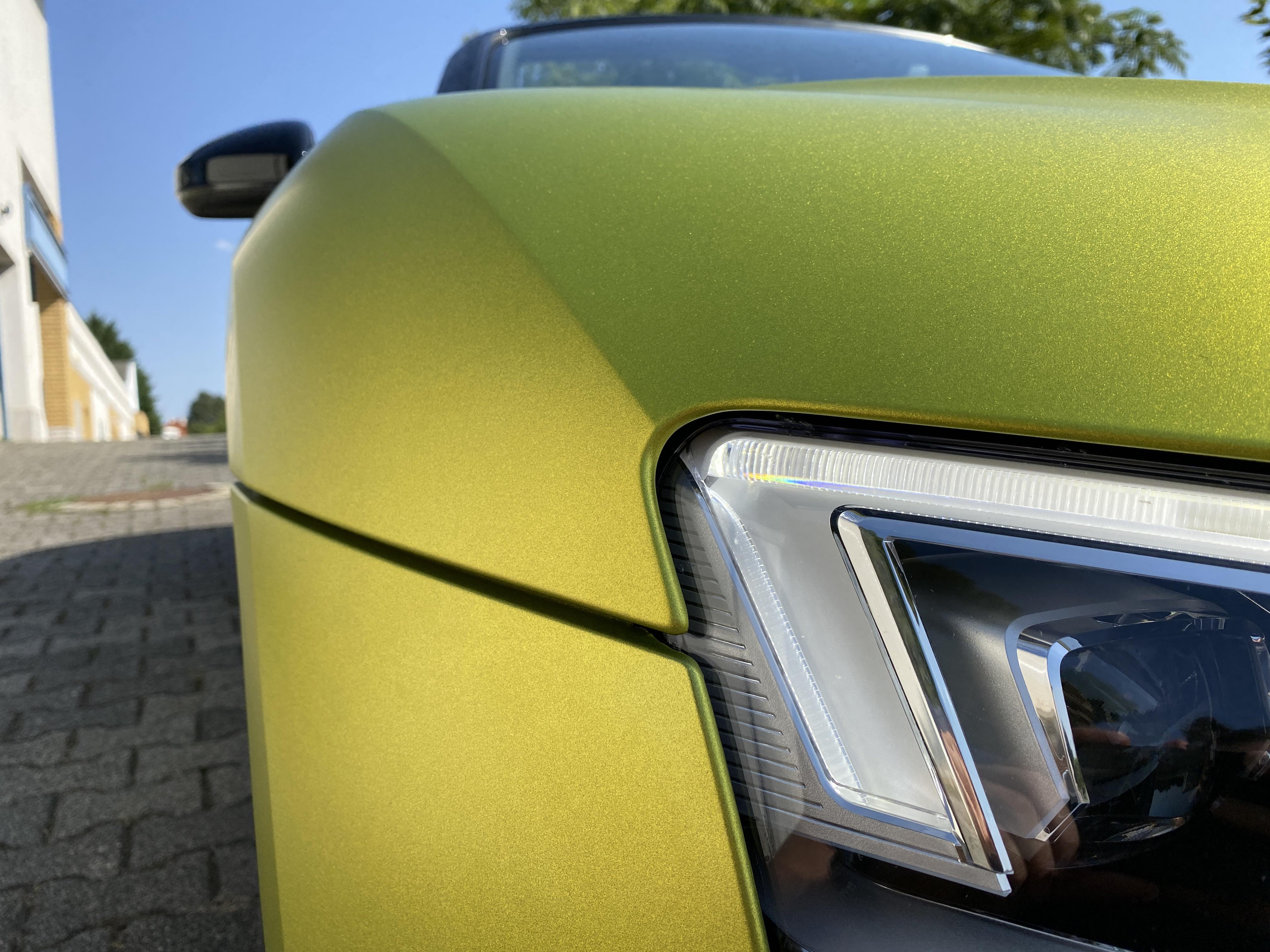 Wrapping Daihatsu Charade Sporty: Lime Gold V-kool, Tampil Beda! – Meta ...